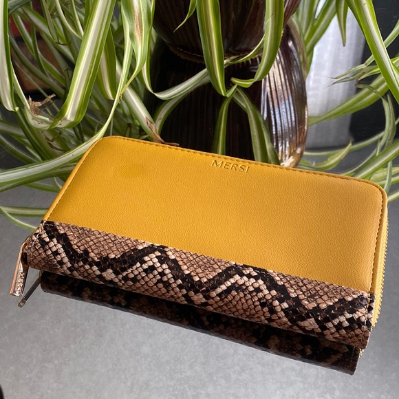 Mersi | Bags | Mersi Carrie Bifold Vegan Leather Wallet | Poshmark